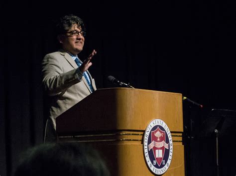 Sherman Alexie Mixes Humor Commentary Talk Banned Books Fresno State