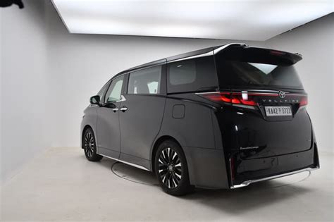 Toyota Vellfire Variants Explore Base Mid And Top Models With Prices