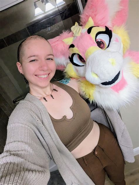 M Late To Fursuit Friday But Here For Saturday Fursuiter And Fursuit I Feel Beautiful As