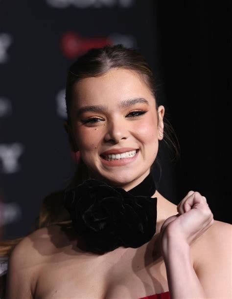 Hailee Steinfeld Rhaileesteinfeldhot