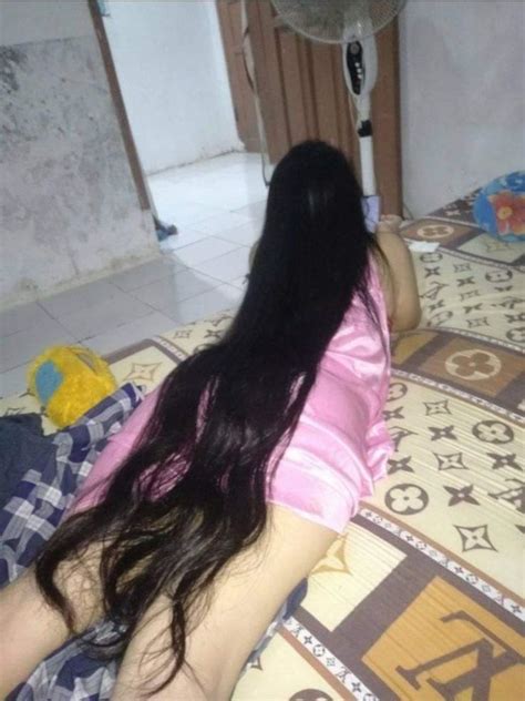 Pin Oleh Ronald Victor Mambu Di Menyisir Rambut Sangat Panjang Sekali Rambut Panjang Hitam