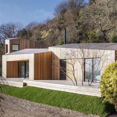 AR Design Studio Replaces Landslide Damaged Holiday Home With Larch Blocks