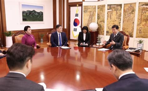 Ерөнхий сайд Л Оюун Эрдэнэ БНСУ ын Үндэсний Ассамблейн даргад бараалхжээ