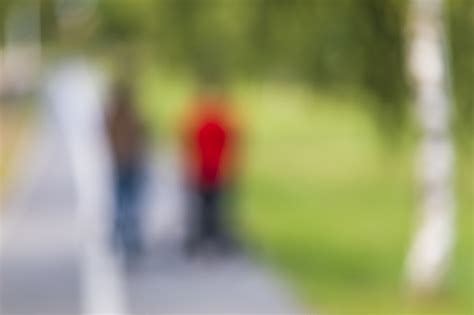 거리에 걷는 사람들의 인식할 수 없는 실루엣 추상 사람들이 배경 흐림 거리에 대한 스톡 사진 및 기타 이미지 거리 걷기 군중 Istock