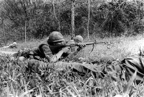Historical Firearms M16 And M16a1 The Xm16e1 Was First Adopted In 1962
