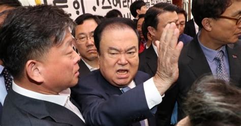 문희상 국회의장 서울대병원으로 긴급 이송건강 악화로 오늘 중 수술