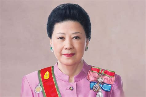 คุณหญิงเทวี ศูนย์กลางดวงใจ “เจียรวนนท์” เบื้องหลังเจ้าสัวธนินท์ ผู้บ่มเพาะทายาทธุรกิจซีพี Life