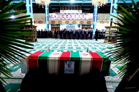 خبرآنلاین تصاویر مراسم تشییع پیکر رستم قاسمی با حضور رئیسی و چهره‌های سیاسی