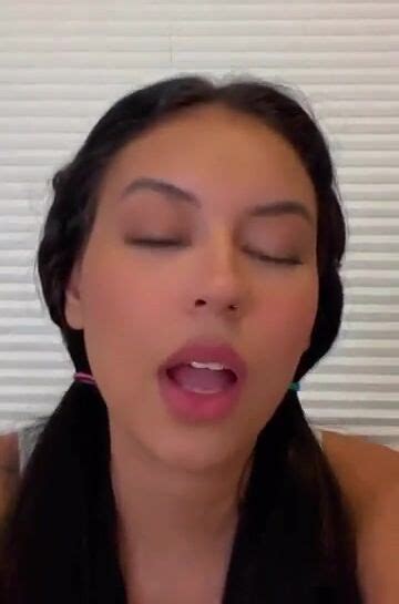 Sexy YouTube Girls Larissa Cambusano Sexy Face Porn GIF Video Netyda Com