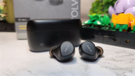 Jabra Evolve Buds Review Powerful Wireless Earbuds For The New Hybrid Work Order Hitech Century