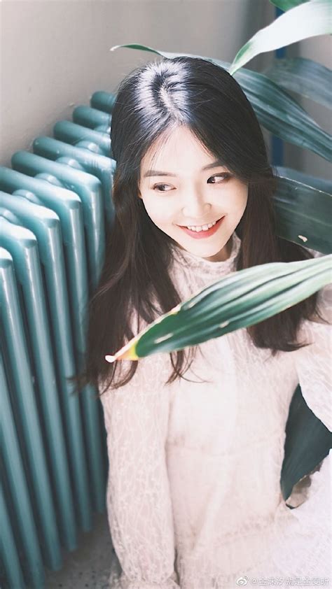 9 Potret Jin Wen Xi Pemeran Li Qian Yang Penuh Pesona