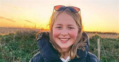 Emmerdale S Liv Actress Denies Romance With Wonderful Co Star Manchester Evening News