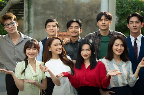 Dàn Diễn Viên Cây Táo Nở Hoa Hội Ngộ Sau Một Năm Trong Phim Mới Về
