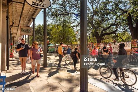 뉴올리언스 루이지애나 미국의 프렌치 쿼터 아웃도어 마켓 노점 뉴올리언스에 대한 스톡 사진 및 기타 이미지 뉴올리언스 Mardi Gras New Orleans