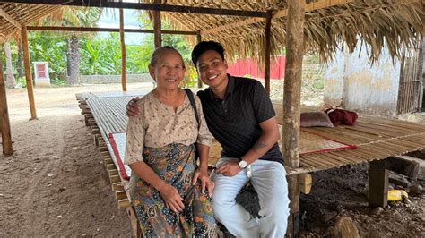 ရွှေစေတီမြတ်စွာဘုရားကြီးပြုပြင်နေမှုမှာ လုပ်အားဒါနကုသိုလ်ယူနေကြသူ ၂၀၀