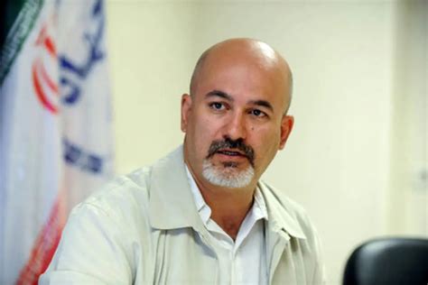 هشدار یک فعال محیط زیست غذا دادن به سگ و گربه و پرنده دوستی کاذب است