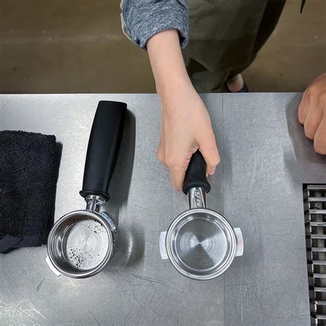 프레소 다재다능 프레소의 멤버라면 커피와 관련된 많은 부분을 직접 경험합니다 가능한 많은 부분을 이해하고 있으려고 합니다 원두와 관련된 지식은 기본이고 커피