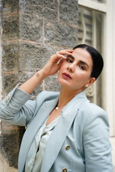 Kirti Kulhari On Ex Husband Making Her Comfortable With Sex Scenes In Four More Shots Please And