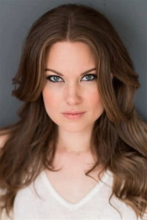 Anna Van Hooft Biographie News Photos Vidéos Et Avis