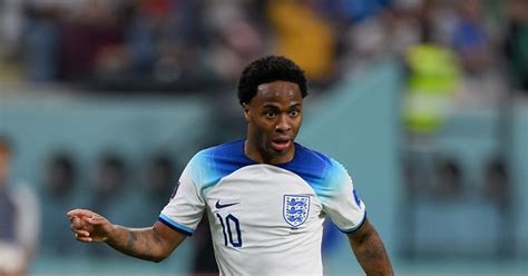 [월드컵] 스털링 자택에 무장 강도 침입…급거 귀국