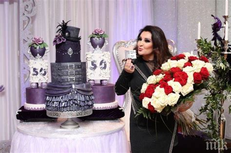 ПЪРВО В ПИК Драгана Миркович поля юбилей като кралица и подкара Макларън СНИМКИ