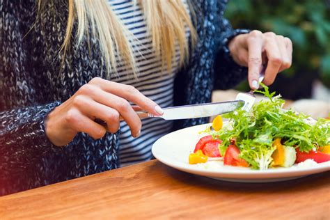 Eating Slowly May Actually Help You Lose Weight