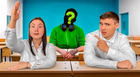 Новенькии в Школе От первого лица — Видео от Луномосик Смотреть онлайн в поиске Яндекса по