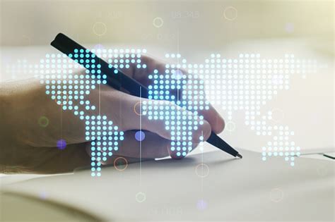 배경 연구 및 전략 개념에 노트북에 추상 디지털 세계지도와 사람의 손으로 쓰기의 이중 노출 개념에 대한 스톡 사진 및 기타 이미지 Istock