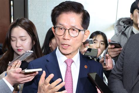 김문수 대선 출마 전혀 생각 없다尹 탄핵 기각돼야