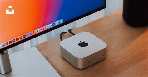 키보드와 컴퓨터가 있는 사과 설정 사진 Unsplash의 무료 컴퓨터 이미지