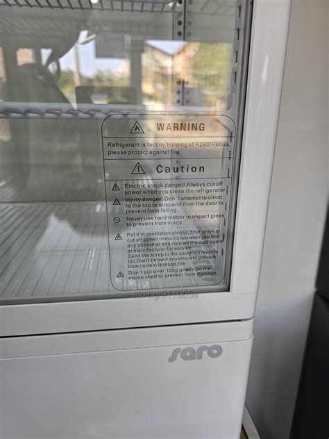 Витрина за торти Saro Хладилна витрина Saro Хладилници Фризери Бургас Стара цена 999