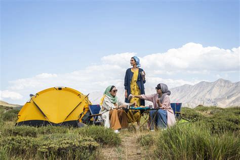 در طبیعت و کمپینگ چی بپوشیم؟ مجله مد و پوشاک