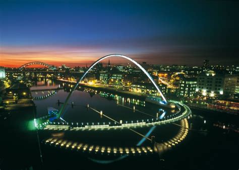 A Zdvent Calendar Gateshead Millennium Bridge By Wilkinson Eyre
