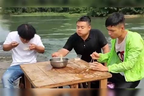 农村大哥你也太坏了 以后谁还敢和你做朋友啊