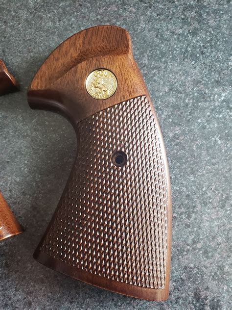 Colt Python Grips 3rd Variation Please Help Colt Forum