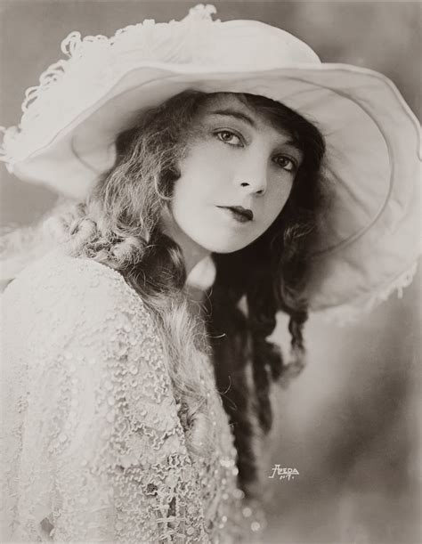 Classic Films And Actors Lillian Gish Delicate Beauty