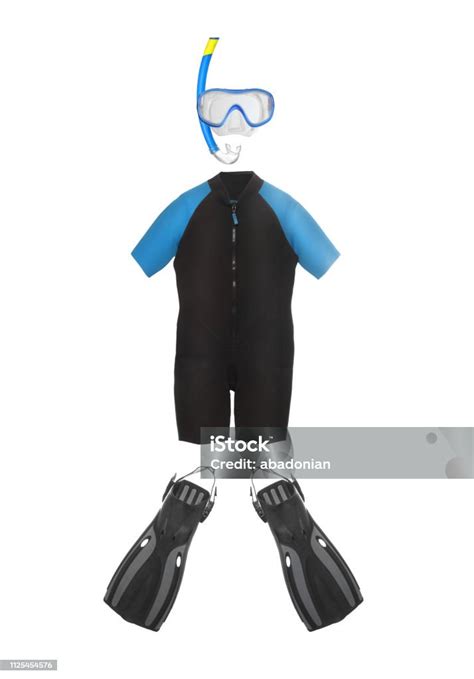스쿠버 다이빙 장비다이빙 마스크 잠수복 오리발 흰색 배경에 고립 수트에 대한 스톡 사진 및 기타 이미지 수트 컷아웃 수영 동작 활동 Istock