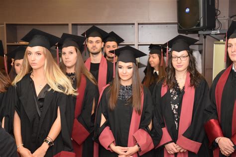 УНСС Бакалаврите и магистрите от катедра „Икономика на туризма“ получиха дипломите си