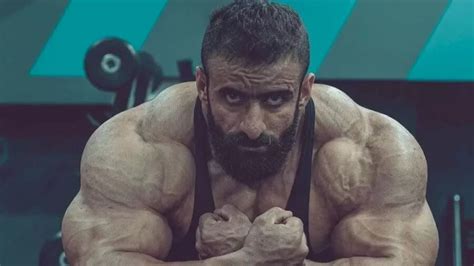 عکس هادی چوپان هر جوجه‌برقی پر درآورده اسطوره ایرانی تحت تاثیر