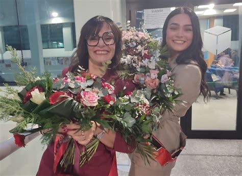 Mamma E Figlia Si Laureano Nello Stesso Giorno Festa Alluniversità Di