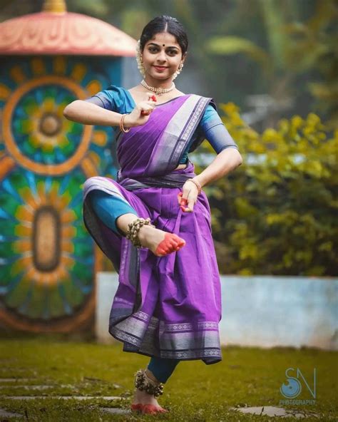 Pin By Advait Rahimo On Indian Classical Dancer Dance Picture Poses Bharatanatyam Poses