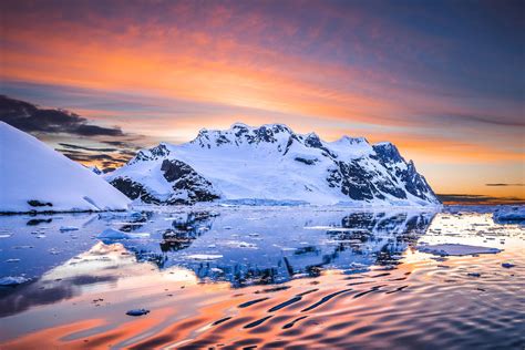 Late Summer Sunset In The Antarctic Peninsula Oc 2560x1708 R