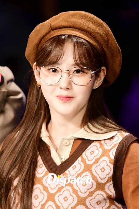 현장포토 45도는 국룰김채현 애교 담은 하트 디스패치 뉴스는 팩트다