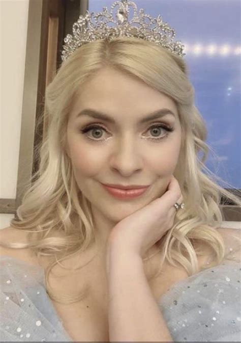 Holly Willoughby Is Begging To Be Drenched In Cum Who Wants To Help Me