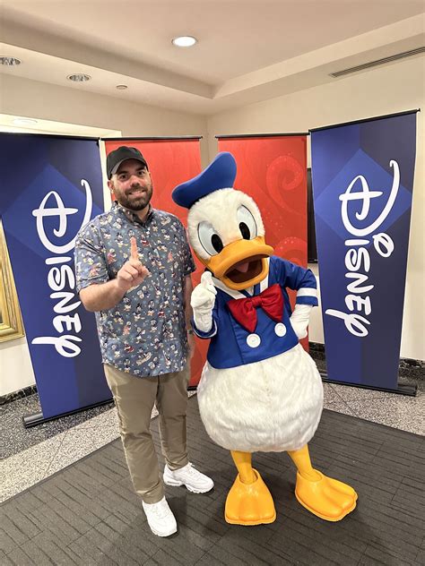 Michael Buzzetta On Linkedin Disneycastlife Lifeatdisney Donaldduck90