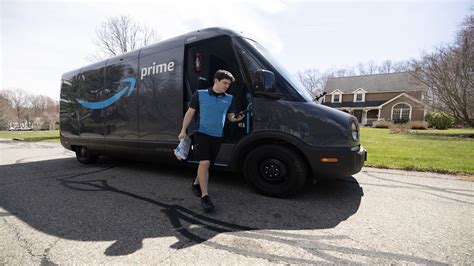 Photos A Day In The Life Of An Amazon Delivery Driver