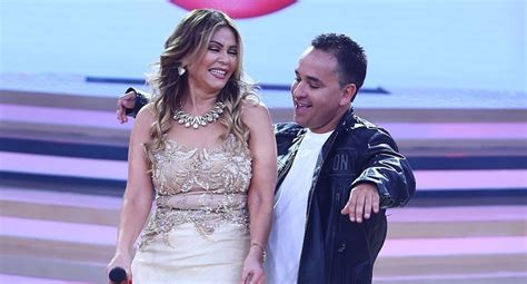 El Gran Show Gisela Valcárcel Y Roberto Martínez Bailaron Pegaditos
