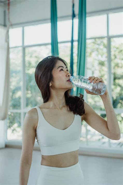 Microplastics In Bottled Water Your Guide To Cleaner Sips Shawn Wells