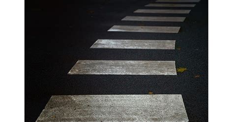 Кола блъсна жена на пешеходна пътека в Шумен