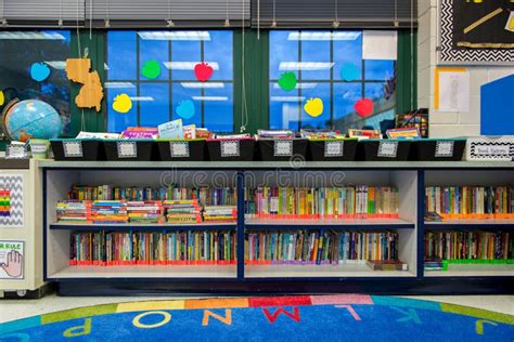 Elementary School Classroom Bookshelf Stock Image Image Of Reading Classroom 272810399